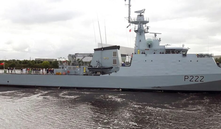 Olhos e ouvidos do Reino Unido no Atlântico Sul, navio de guerra ...